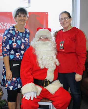 The Kincardine Record | Santa greets everyone during Breakfast with ...