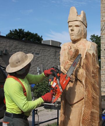 The Kincardine Record | New regal wood-carving at King's Pearl in Tiverton